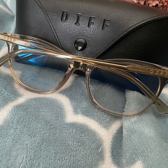 Diff Eyewear | Accessories | Diff Jade Vintage Crystal Blue Light ...